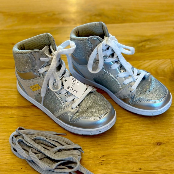 Shoes | Girls Size 2 Run Athletics Silver High Top Sneaker With White ...